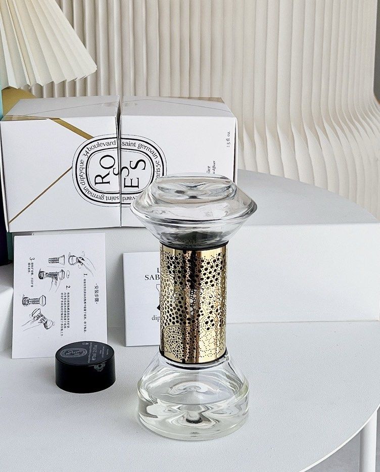 清貨 Diptyque 香薰沙漏 玫瑰 Roses Hourglass Diffuser 75ml, 傢俬＆家居, 家居香薰 - Carousell
