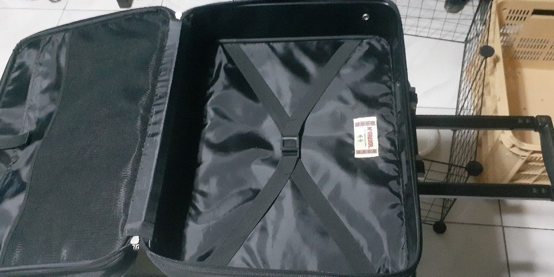 Executive Hand Carry Luggage, Hobbies & Toys, Travel, Luggage on Carousell
