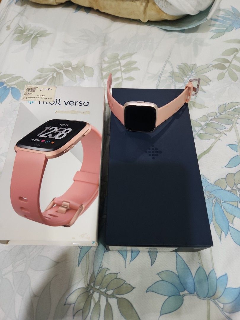 Fitbit Versa 1 like New, Mobile Phones & Gadgets, Wearables & Smart ...
