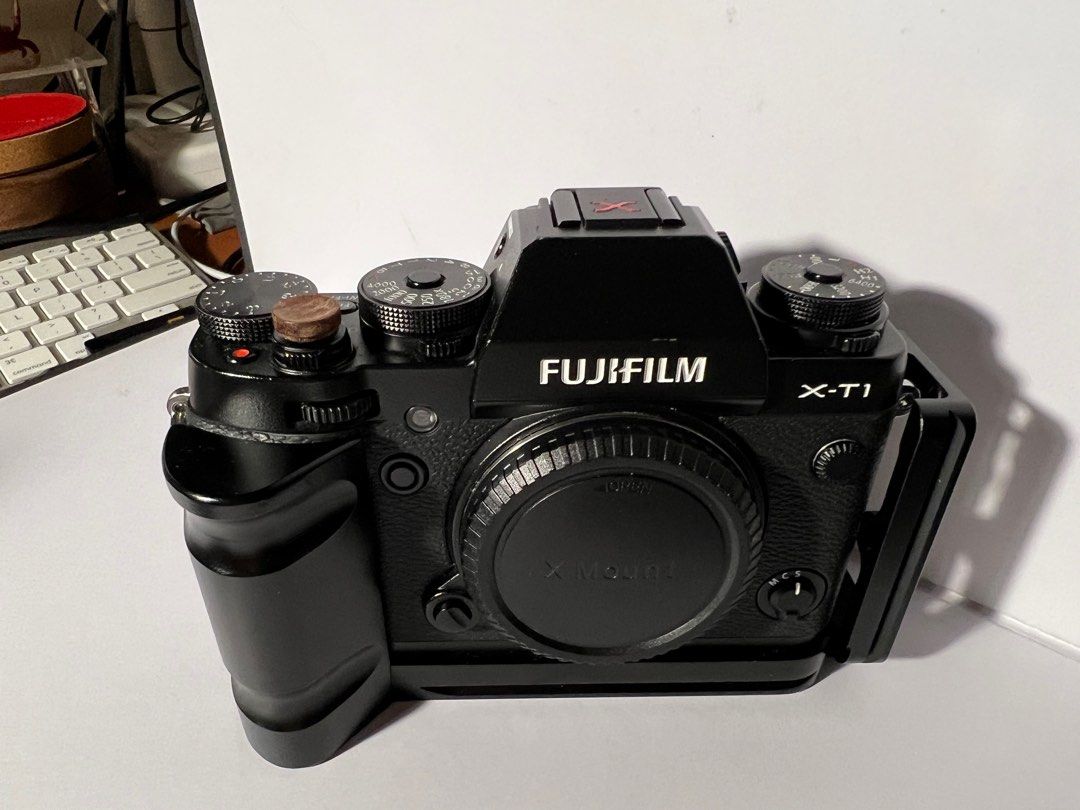 Fujifilm Xt-1 (Xt1) BODY ONLY, Photography, Cameras on Carousell