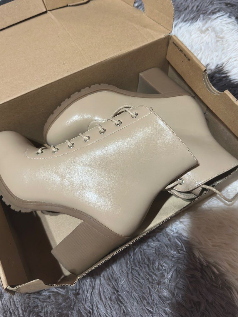 GIBI boots with heels, Women's Fashion, Footwear, Boots on Carousell