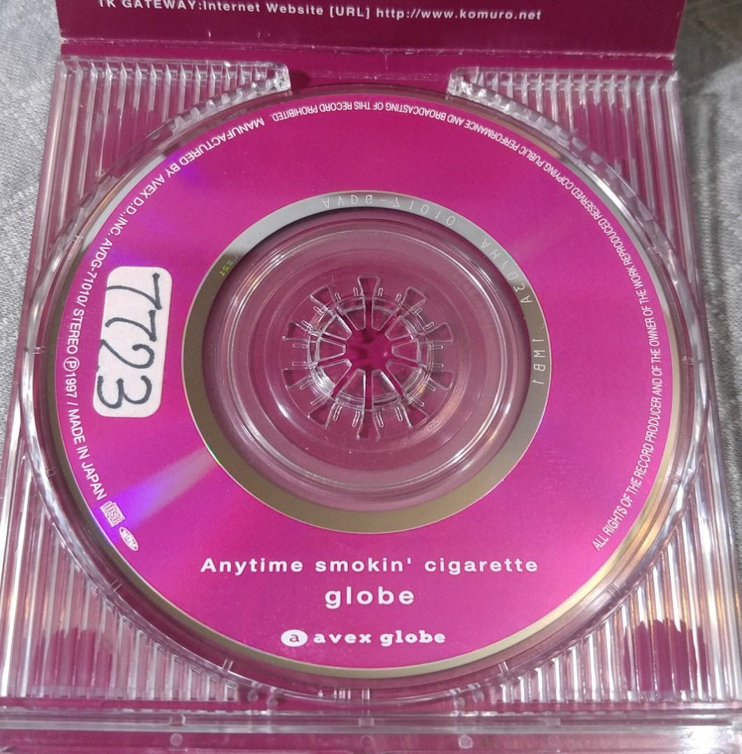 globe - Anytime smokin' cigarette 日版 二手單曲 CD, 興趣及遊戲, 音樂, CD 及 DVD在旋轉拍賣