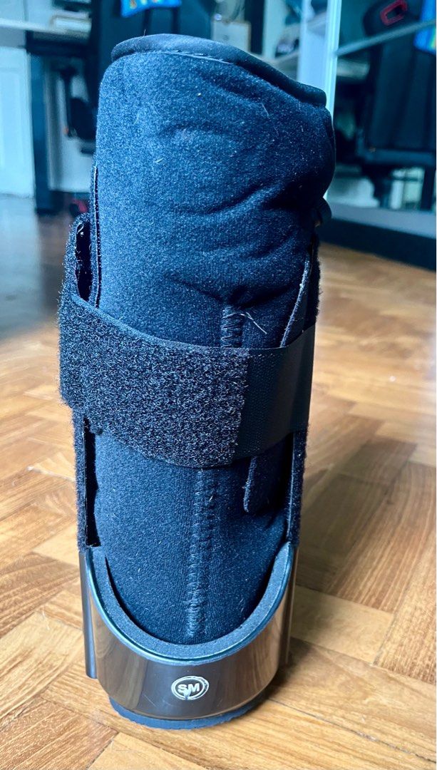 inflatable surgical leg cast for broken foot Orthopedic boot, Health ...