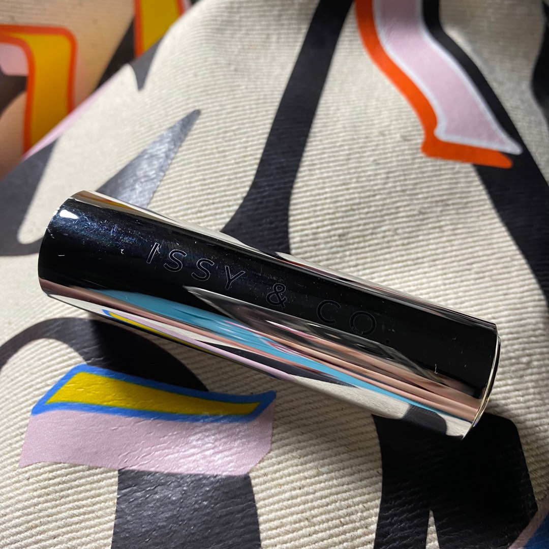 issy and co lip bullet satin in the shade seraph, Beauty & Personal ...