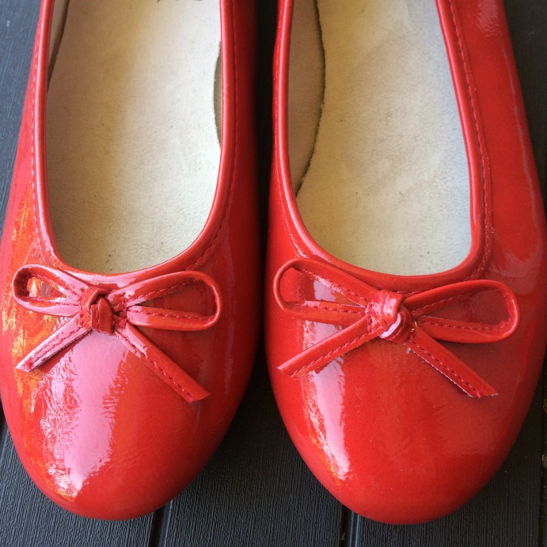 Jana Red Flats, Women's Fashion, Footwear, Flats & Sandals on Carousell