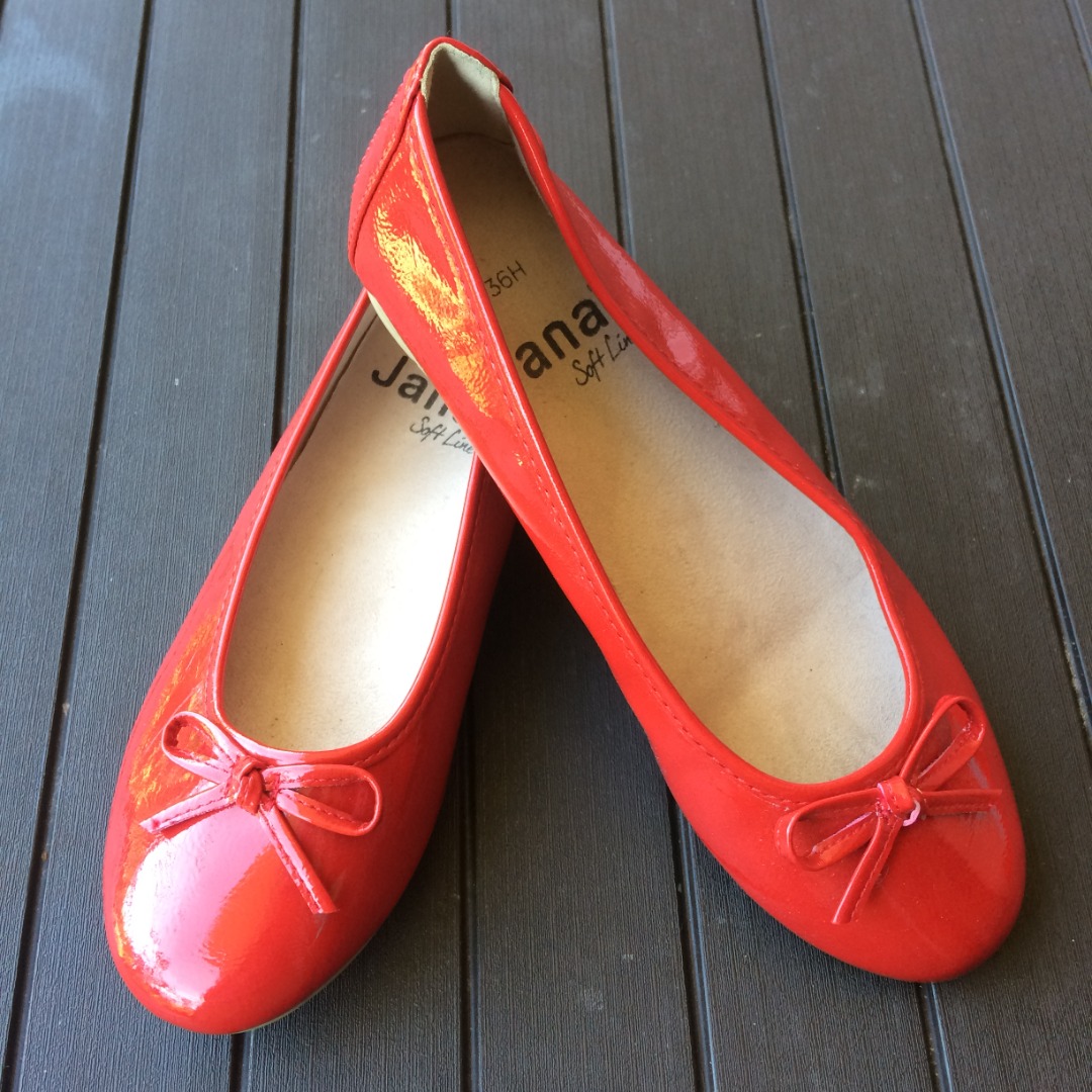Jana Red Flats, Women's Fashion, Footwear, Flats & Sandals on Carousell