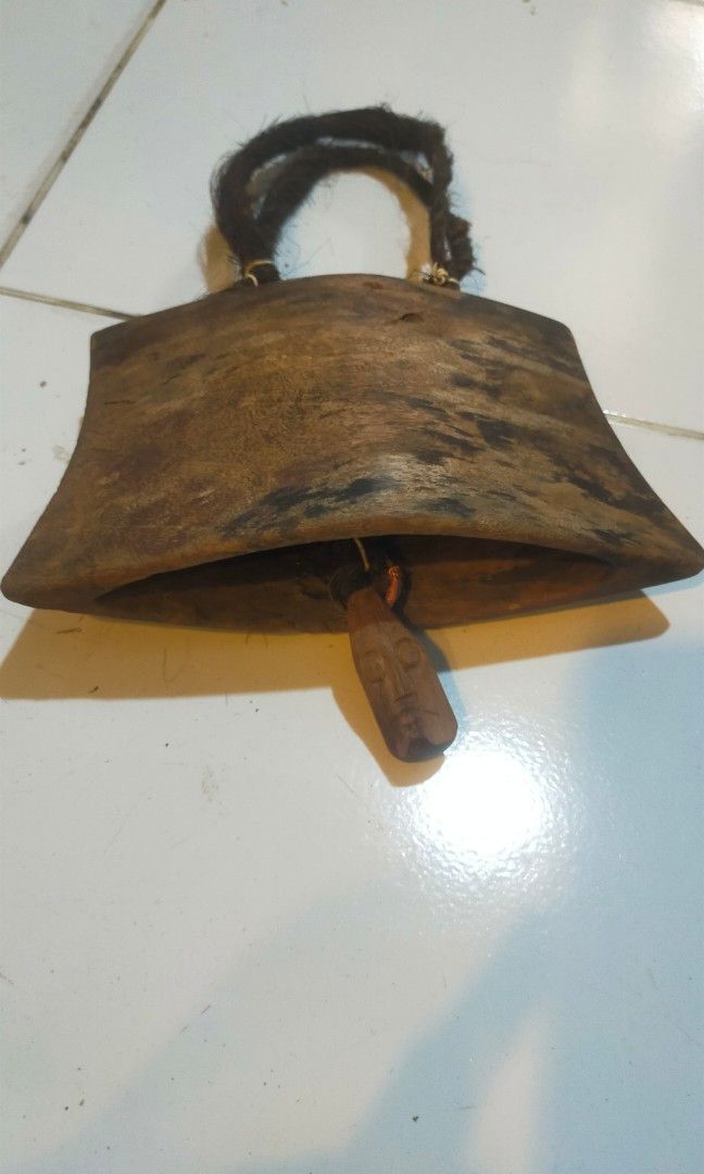 Klenengan Kayu Atau Lonceng Kayu Sapi Jawa Antik Pajangan Di Carousell