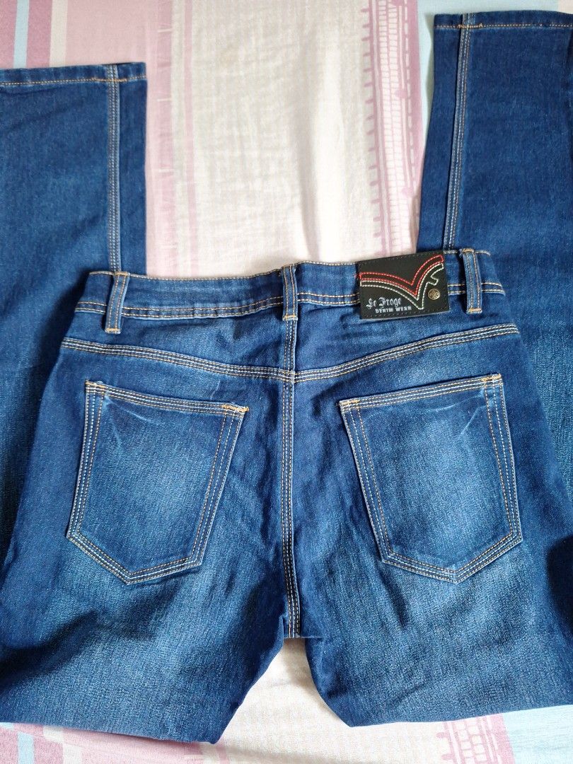 Le froge pants jeans, Men's Fashion, Bottoms, Jeans on Carousell