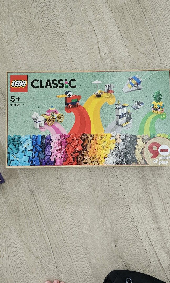LEGO Classic 11021 90 Years of Play (1100 Pieces), Hobbies & Toys, Toys ...