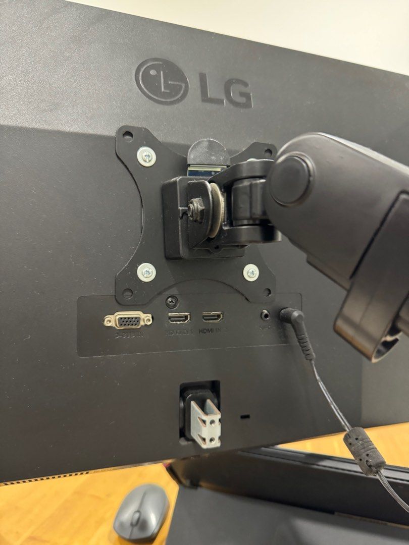 LG monitor with ULTI monitor arm, Computers & Tech, Parts & Accessories ...