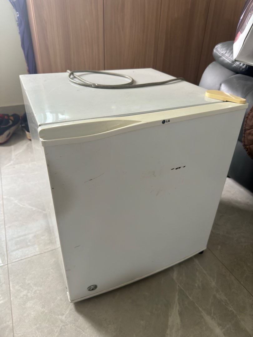 LG Small Refrigerator, TV & Home Appliances, Kitchen Appliances ...