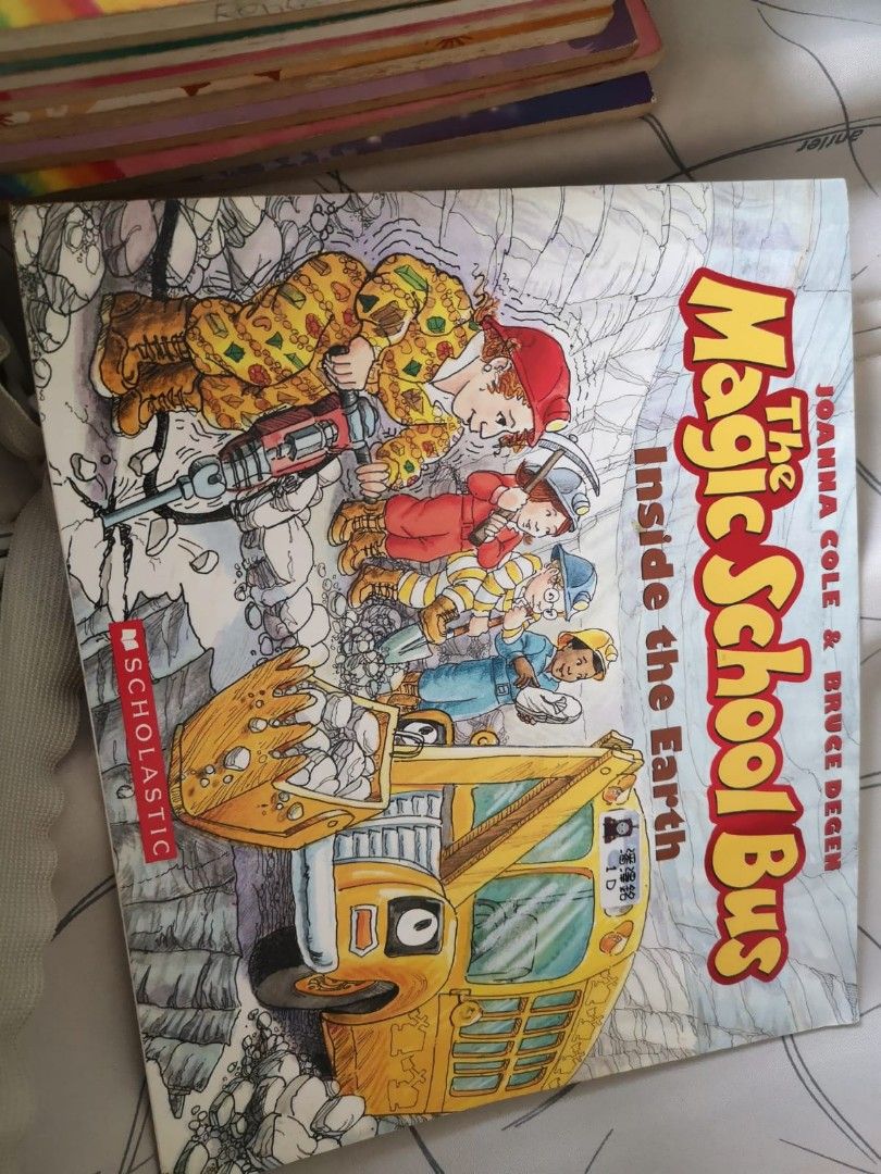 Magic school bus books series, Hobbies & Toys, Books & Magazines ...