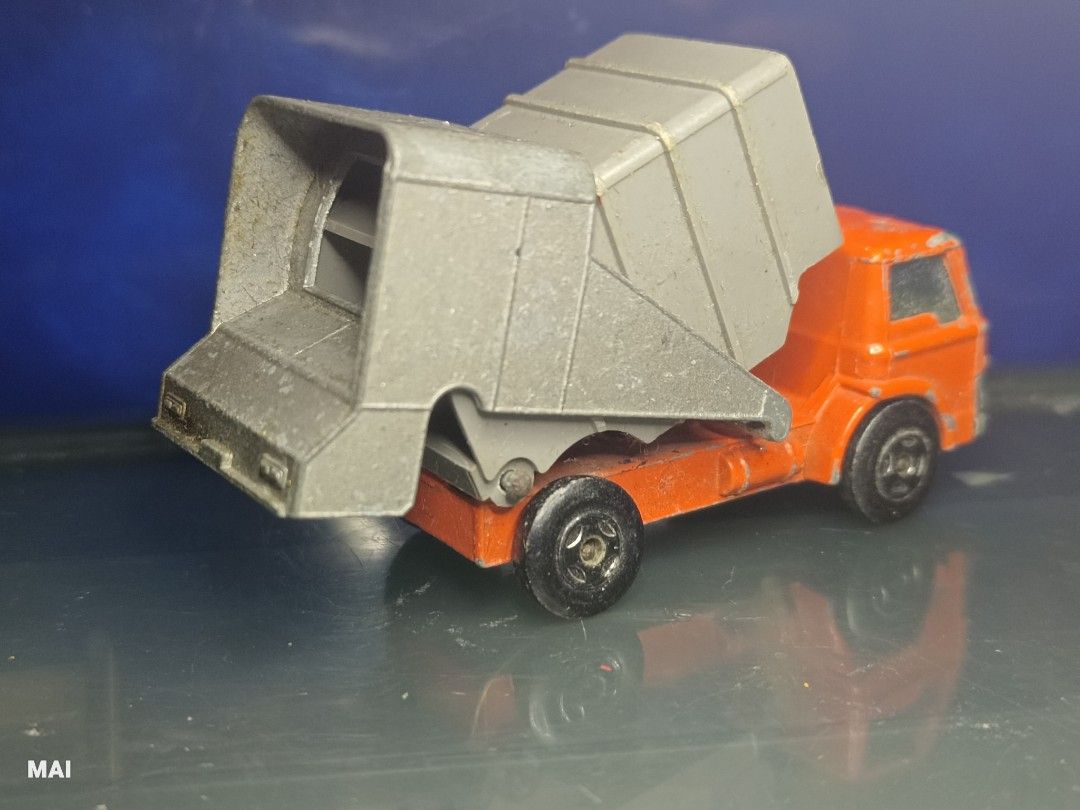 Matchbox Refuse Truck Garbage Truck, Hobbies & Toys, Collectibles ...