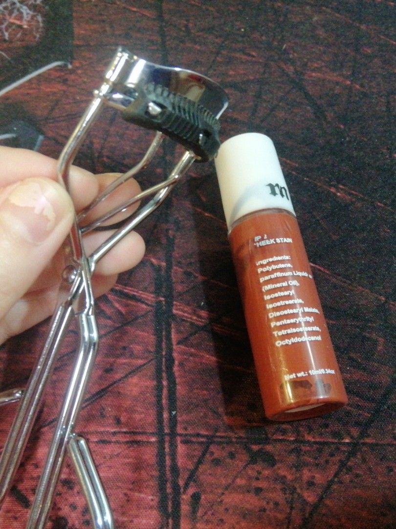 Miniso eyelash curler & mondaze liptint, Beauty & Personal Care, Face ...