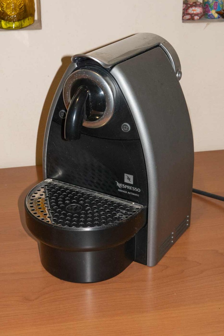 Nespresso Essenza Automatic C100 Espresso Machine Coffee Maker, TV ...