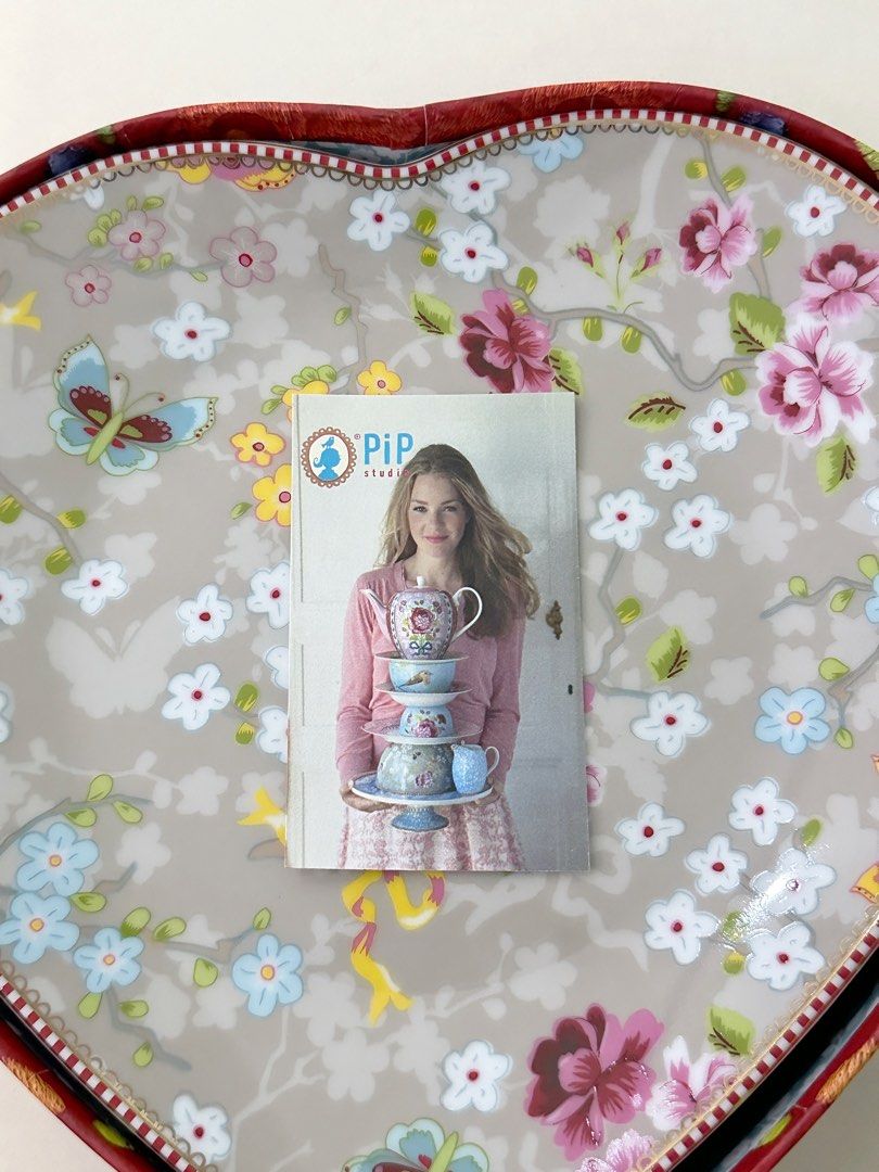 Khaki Heart Shape Plates from Pip Studio (2 Plates), Furniture & Home ...