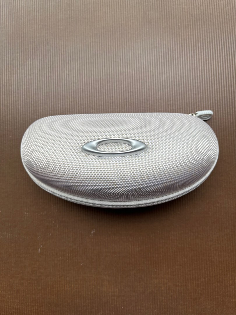 Oakley Eyewear Case, Men's Fashion, Watches & Accessories, Sunglasses ...