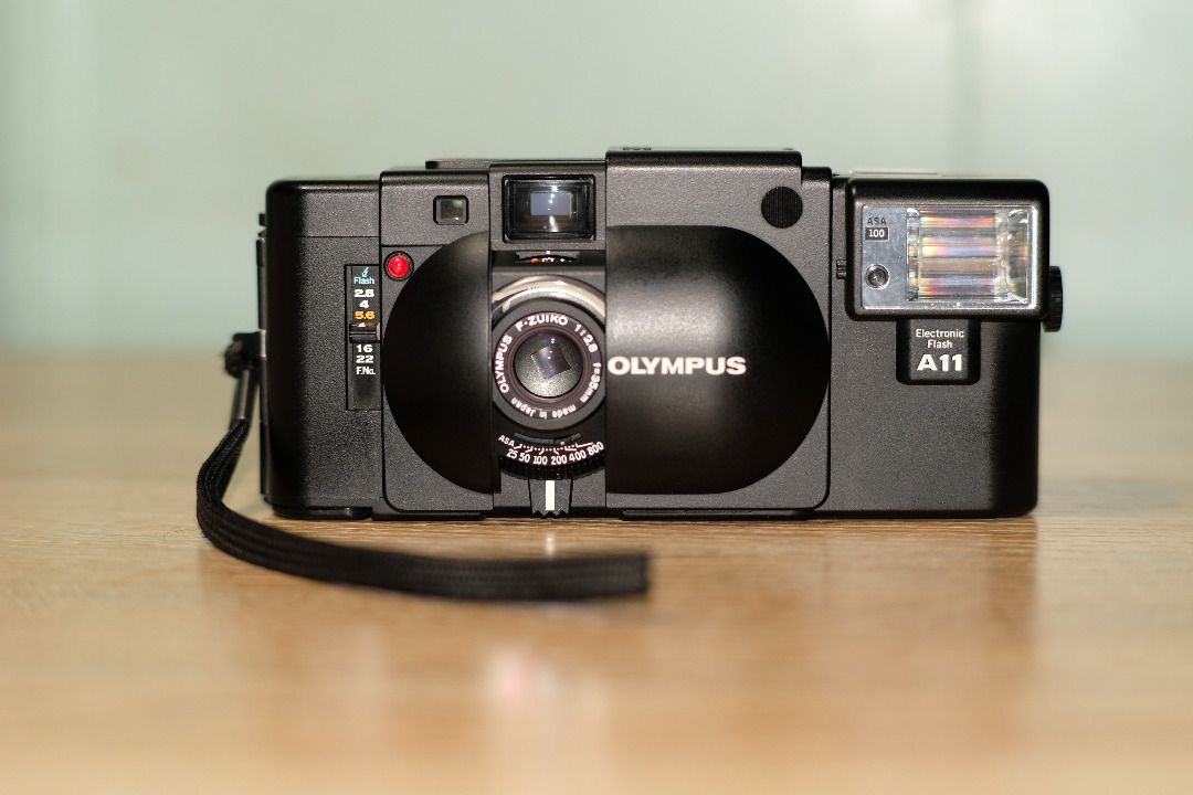 Olympus XA with A11 flash and box (Mint Condition), Photography ...