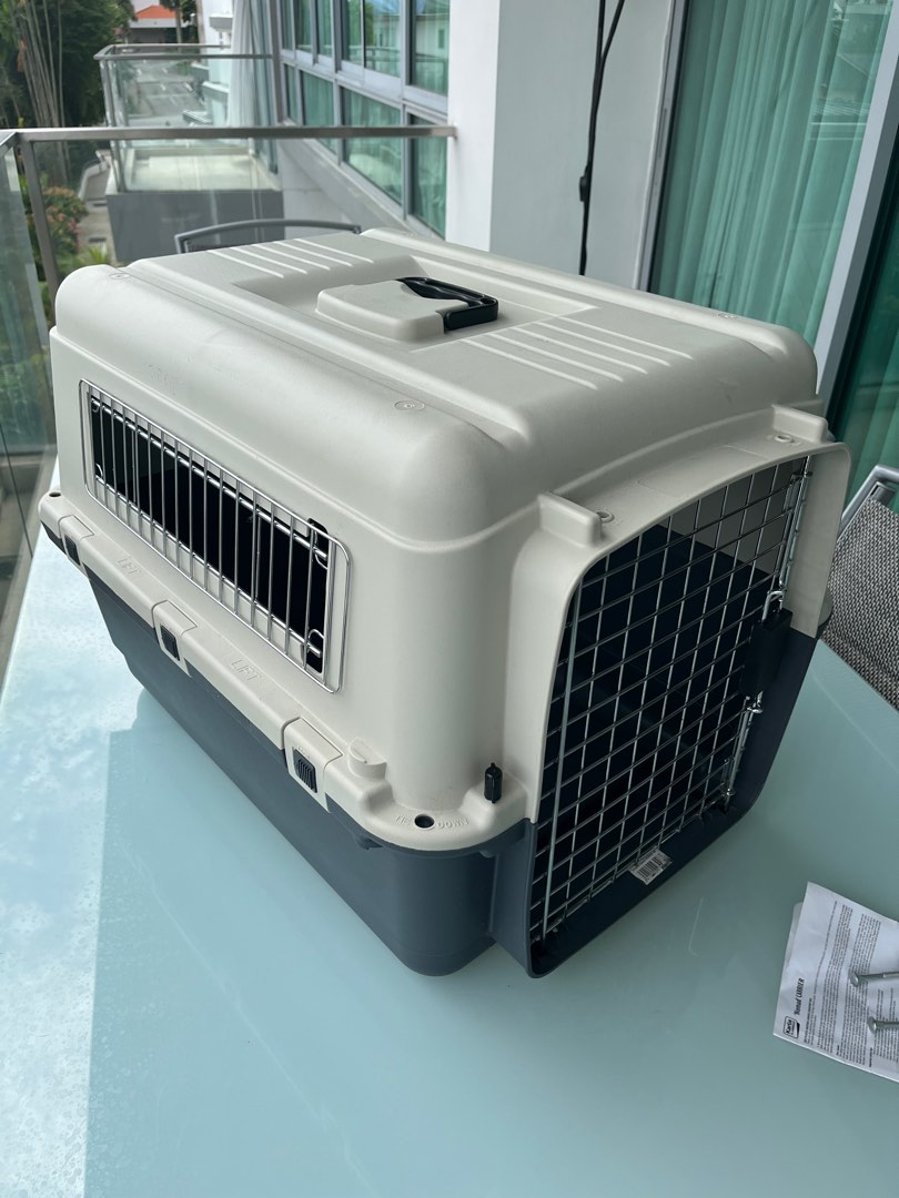 Pet Transport Box (IATA approved), Pet Supplies, Homes & Other Pet ...