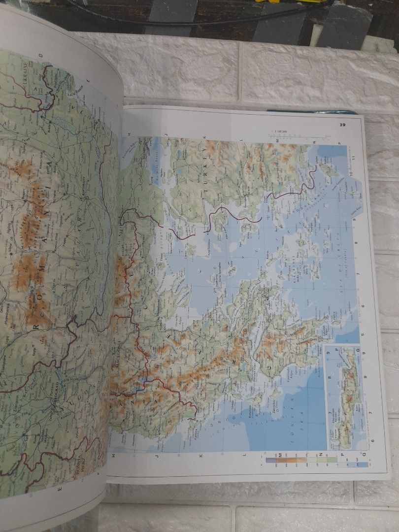 Philips Concise World Atlas (sixth edition), Hobbies & Toys, Books ...