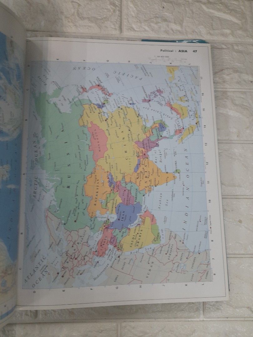 Philips Concise World Atlas (sixth edition), Hobbies & Toys, Books ...