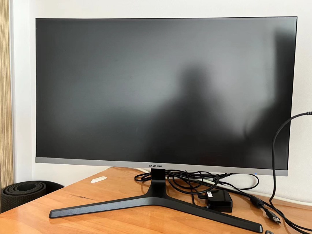 Samsung computer screen monitor, Computers & Tech, Desktops on Carousell