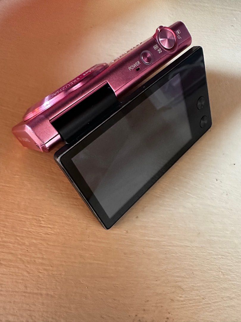samsung mv800 in pink, Photography, Cameras on Carousell