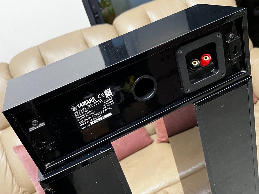 Yamaha NS-210 Slim Tower 3-speaker combination, Audio, Soundbars ...