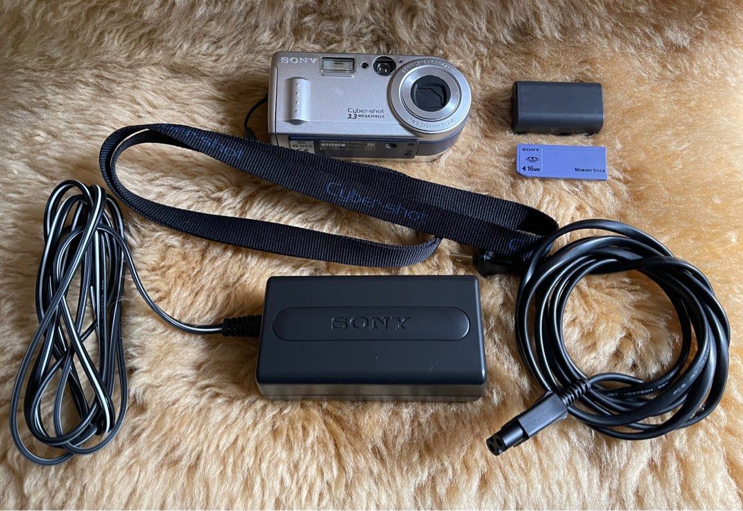 Sony Cybershot DSC-P1 Digital Camera, Photography, Cameras on Carousell