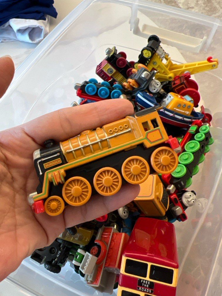 Mattel diecast Thomas and friends magnet train, Hobbies & Toys, Toys ...