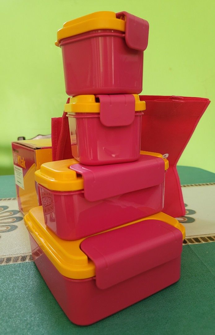 Tupperware Klik Klak set / food container / lunch box / plastic ...