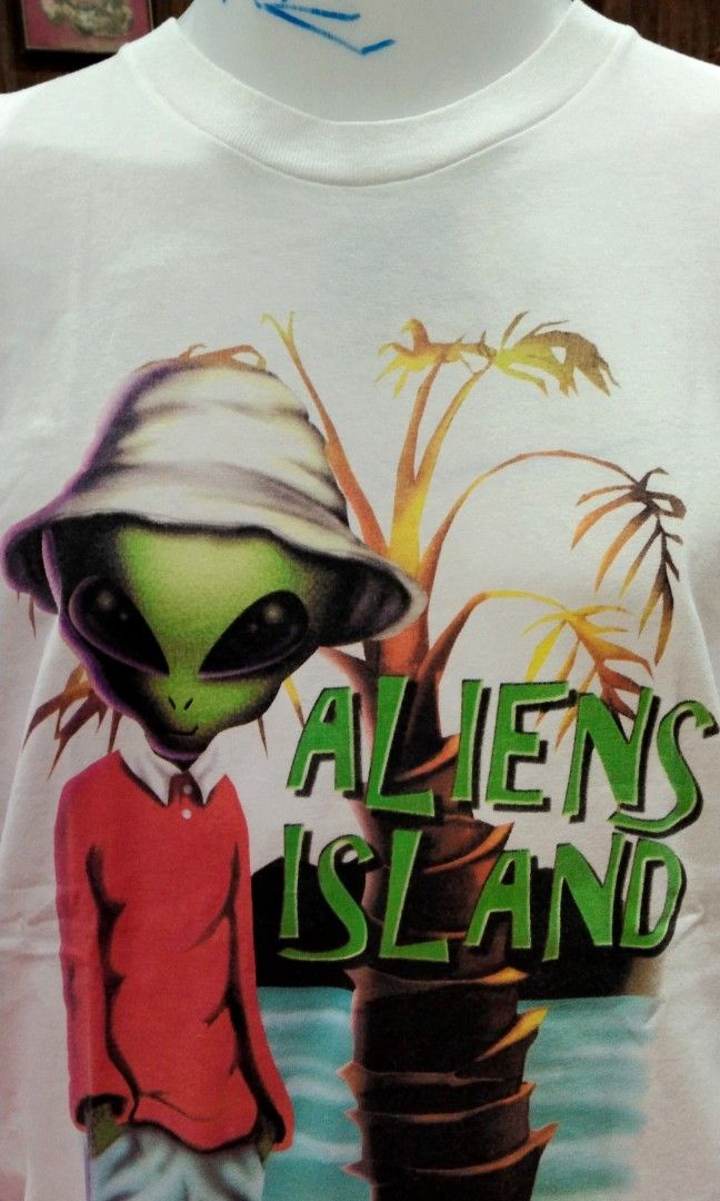 Vintage alien tee shirt, Men's Fashion, Tops & Sets, Tshirts & Polo ...