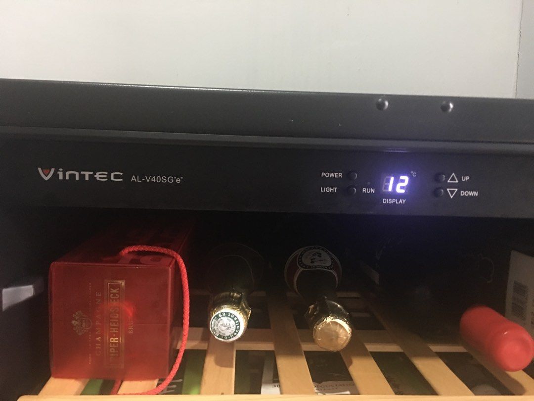Vintec v40SG”e” single zone wine fridge, TV & Home Appliances, Kitchen ...