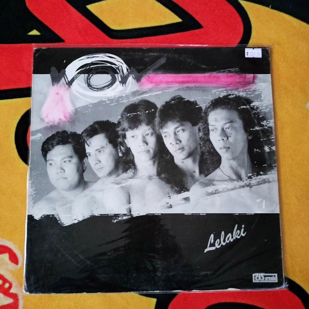 WOW Piring Hitam LP Record, Hobbies & Toys, Music & Media, Vinyls on ...