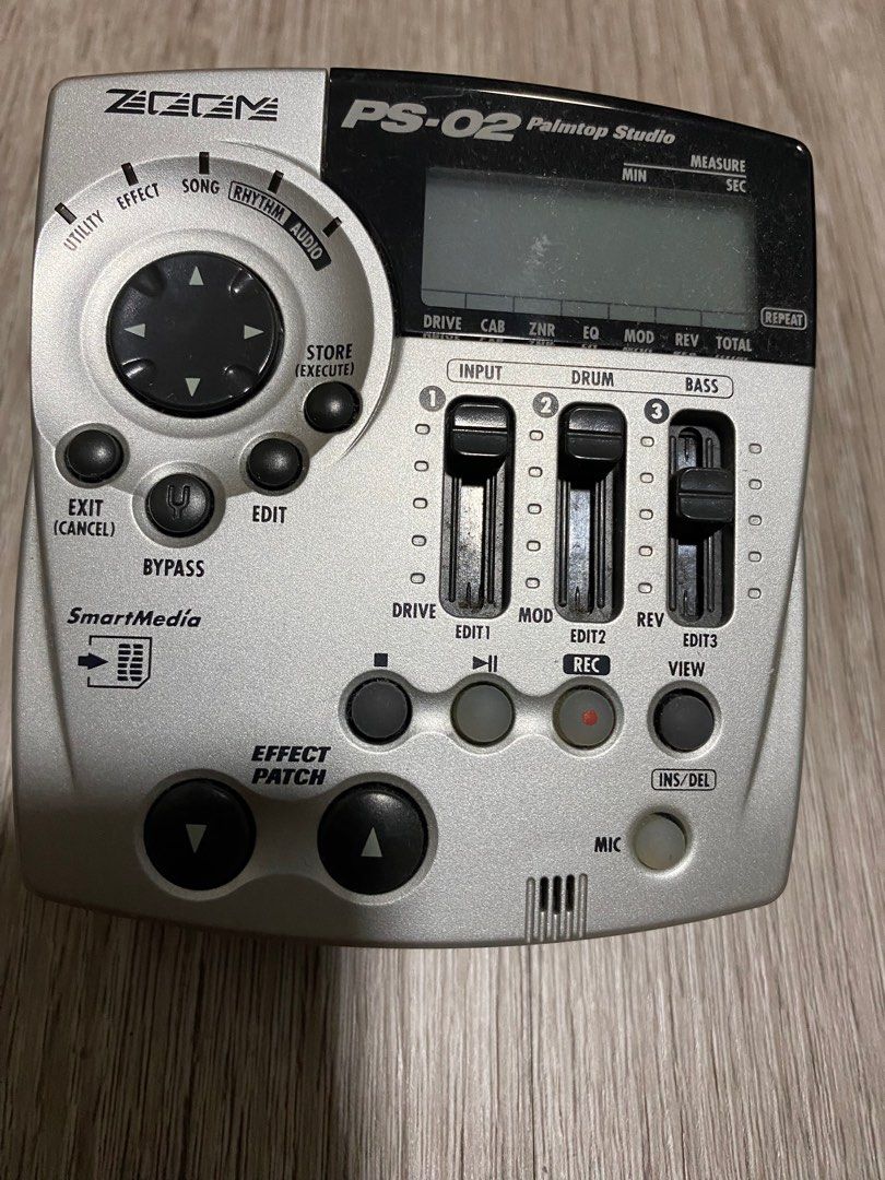 ZOOM PS 02 digital palmtop studio, Hobbies & Toys, Music & Media ...