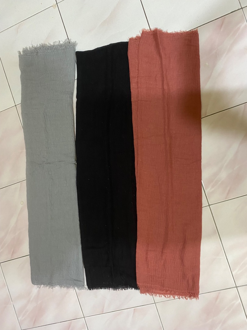 Arabic Shawl, Women's Fashion, Muslimah Fashion, Hijabs on Carousell