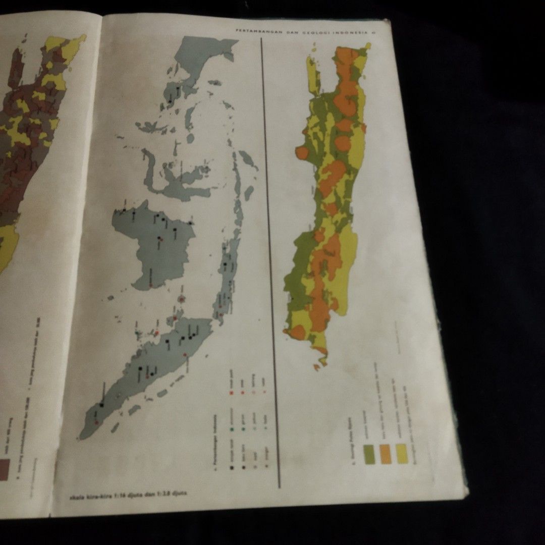 Buku atlas peta jadul, Buku & Alat Tulis, Buku di Carousell