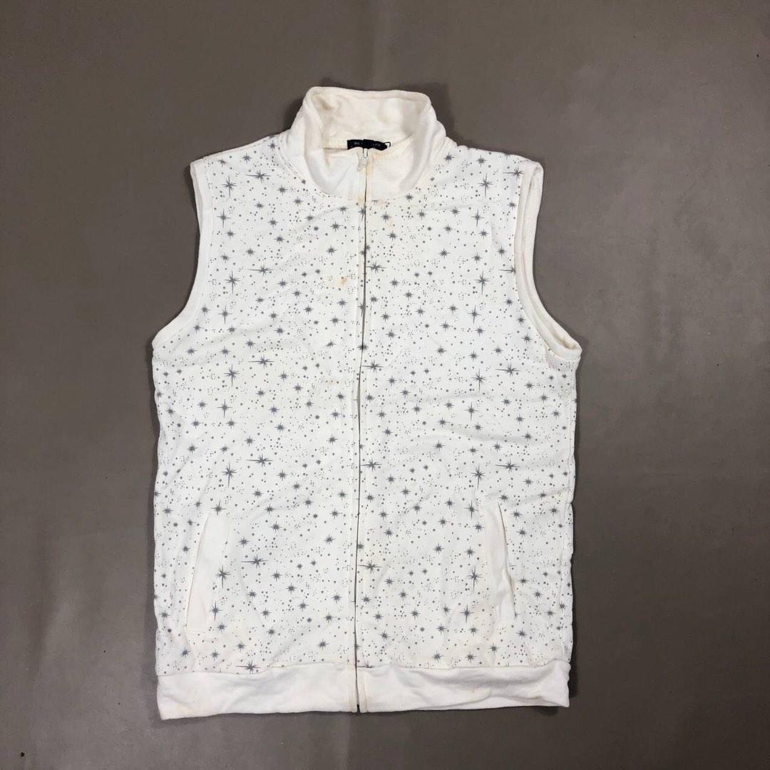 BURBERRY ZIP UP VEST ( sample w/ hangtag ), Men's Fashion, Tops & Sets ...