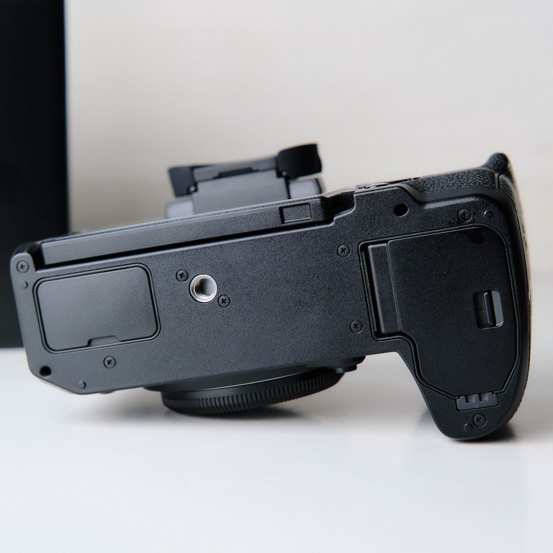 Fujifilm X-H2s body (good as new) relatively very fast and accurate ...
