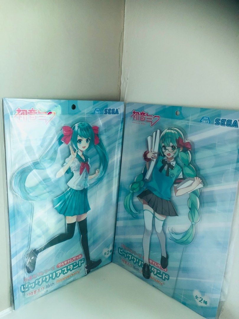 Hatsune Miku 2* Big Clear Standee + 6*Snow Miku Rubber Charm, Hobbies ...
