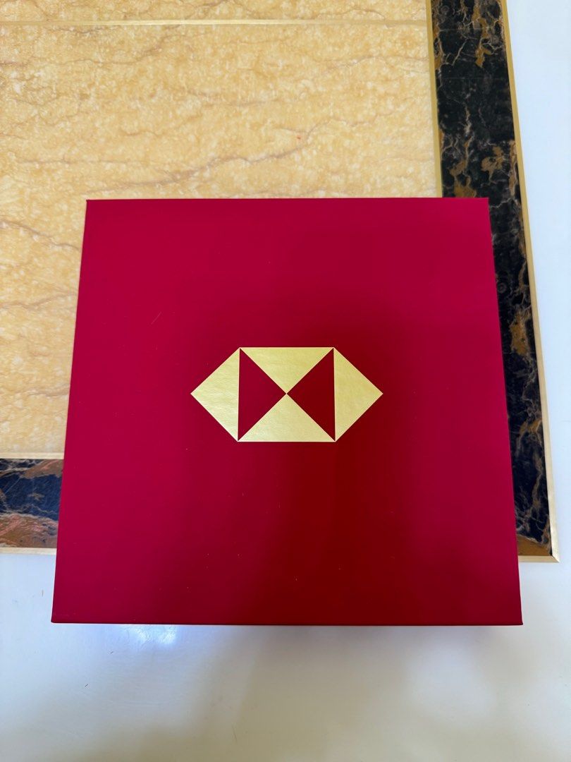 HSBC premier ELITE 2024 利是封禮盒, 其他, 其他 - Carousell