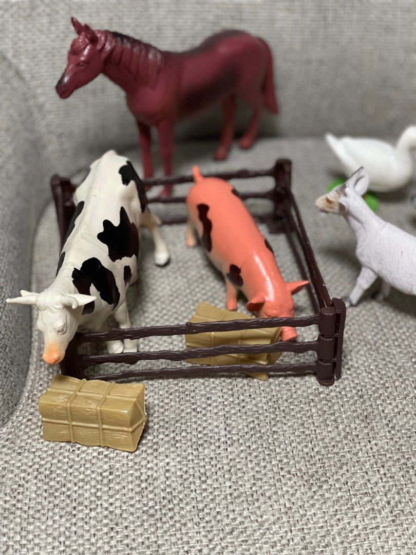 National Geographic Wenno USA Bucket of Farm Animals Figurines ...
