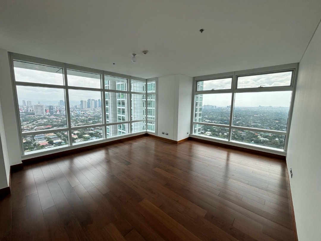 TWO ROXAS TRIANGLE 3 BEDROOM FOR SALE, Property, For Sale, Apartments ...