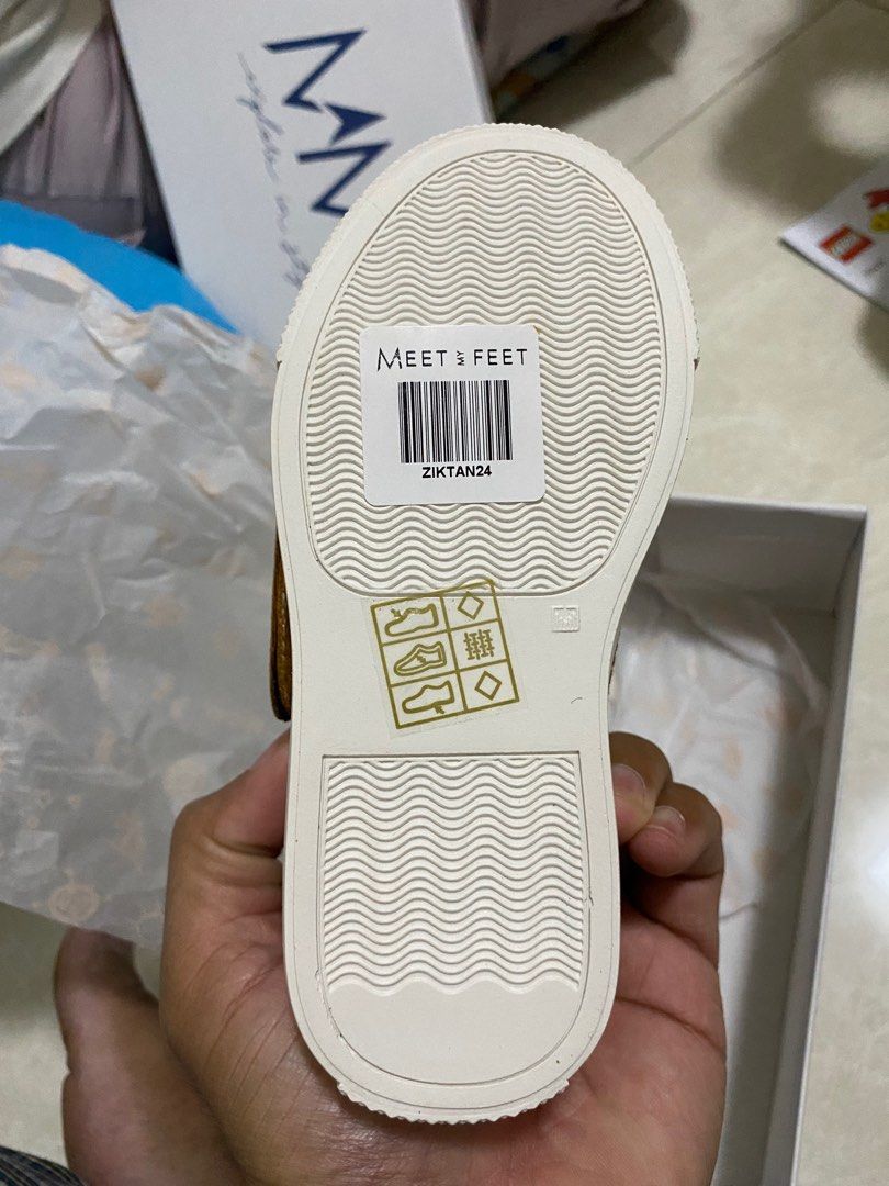 Meet my feet shoe, Women's Fashion, Footwear, Sneakers on Carousell