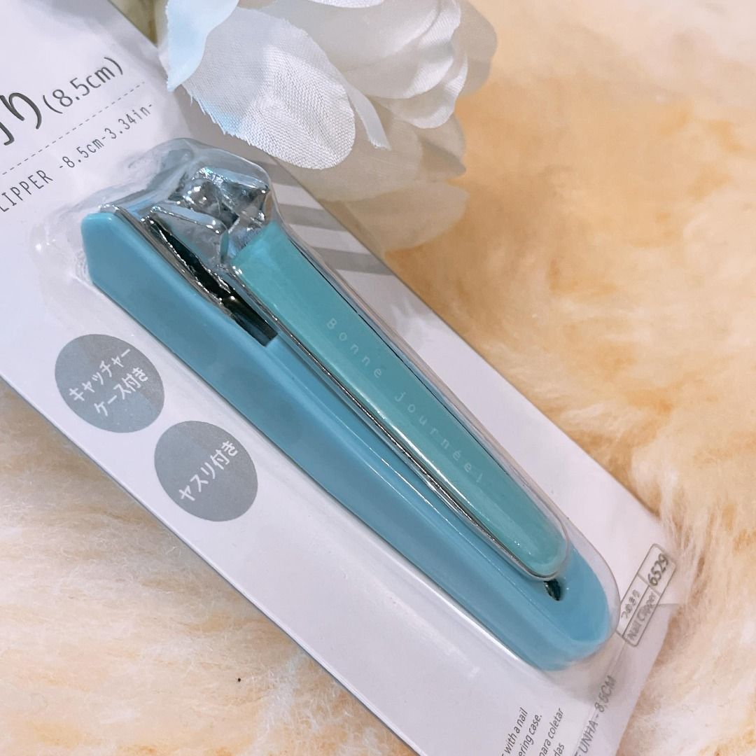 Nail Clipper Pastel Green Curved Blade U-Cut Stopper Manicure Accessory ...