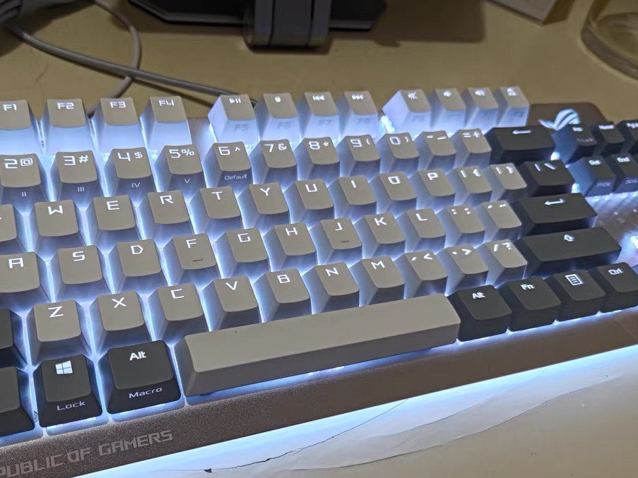 ROG TKL moonlight keyboard, 電腦＆科技, 電腦周邊及配件, 電腦鍵盤及相關產品 - Carousell