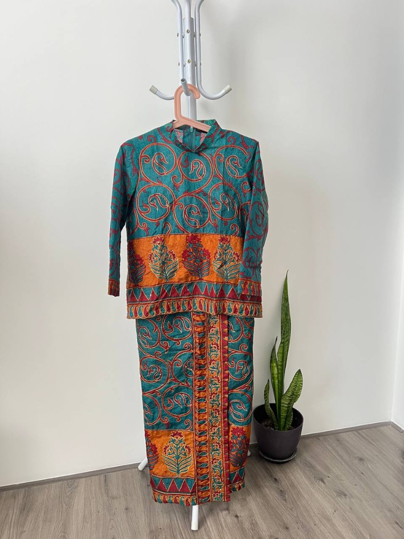 Saree Baju Kurung, Women's Fashion, Muslimah Fashion, Baju Kurung ...