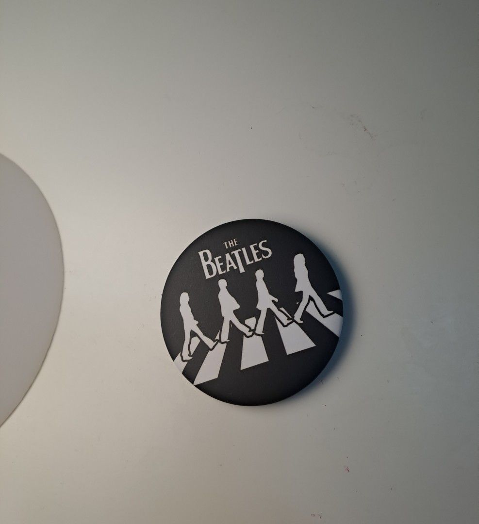 The Beatles crossing PIN, Hobbies & Toys, Music & Media, Music ...
