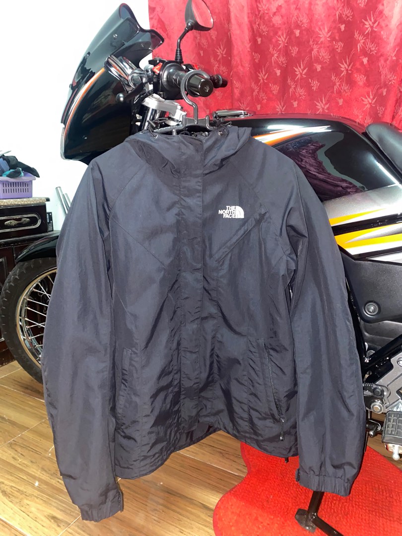 tnf wind breaker, Men's Fashion, Coats, Jackets and Outerwear on Carousell