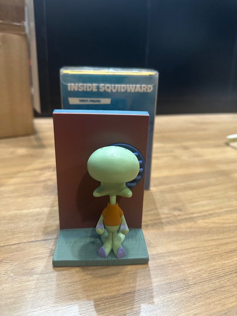 Youtooz you tooz spongebob inside squidward vinyl figure, Hobbies ...